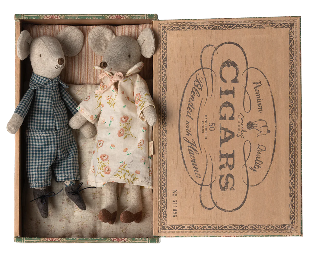 Maileg Grandma and Grandpa Mice In Cigar Box – The View Cafe & Gifts